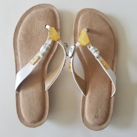 Naturalizer | Shoes | Naturalizer Tatiana White Thong Sandals Size 8 ...